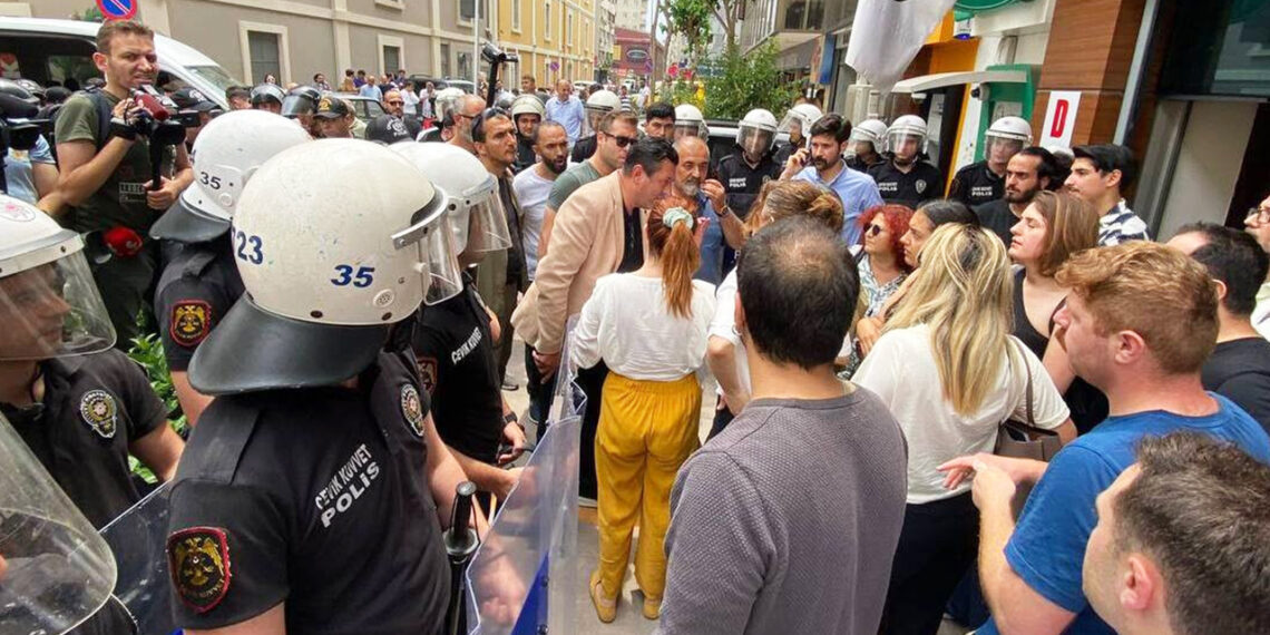 Prohibida la proyección de "Pride" y detenidos los organizadores por la policía turca durante el ...